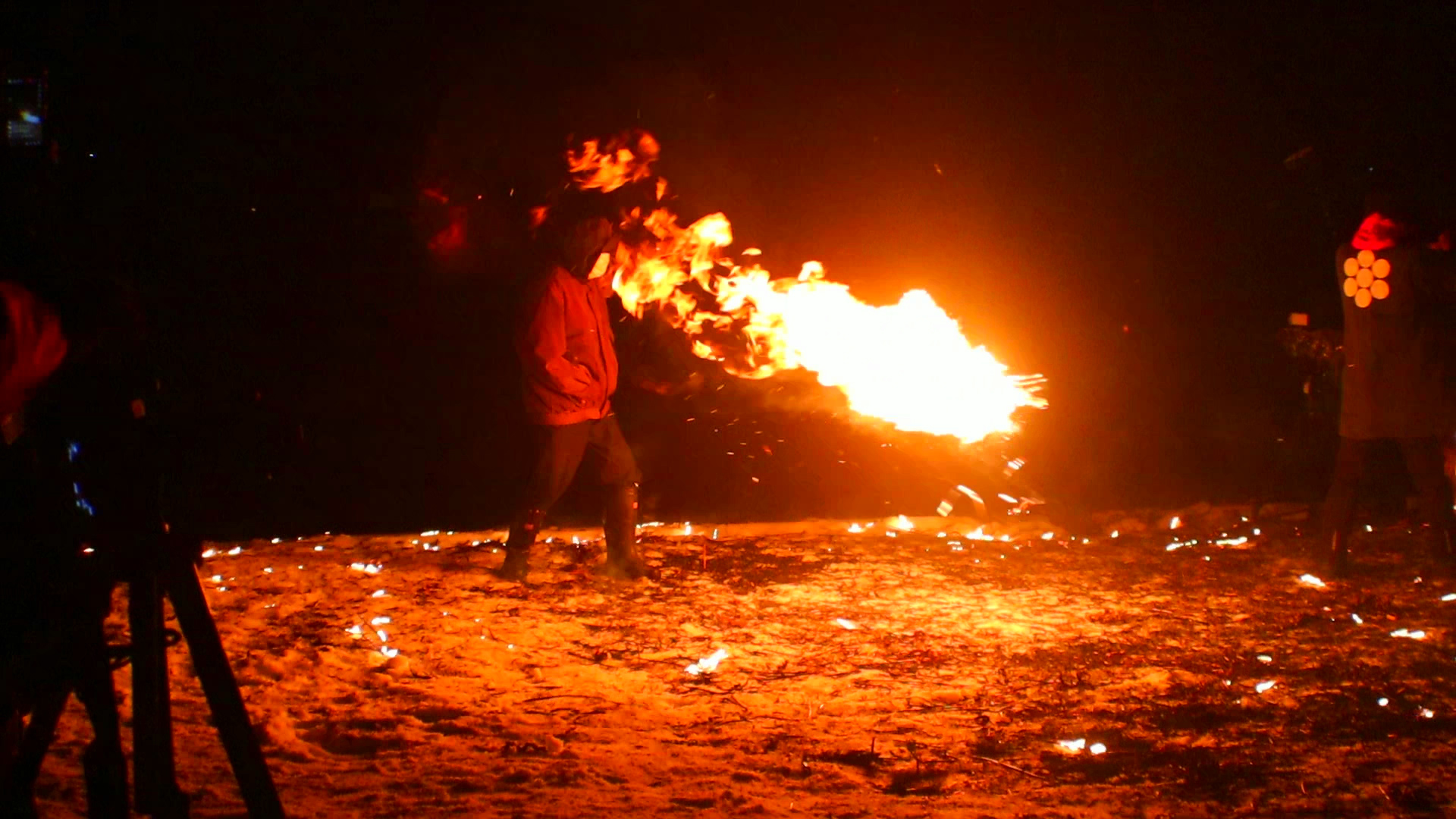 IS THIS SAFE? Japanese Fire Throwing Festival in Kakunodate, Akita ...