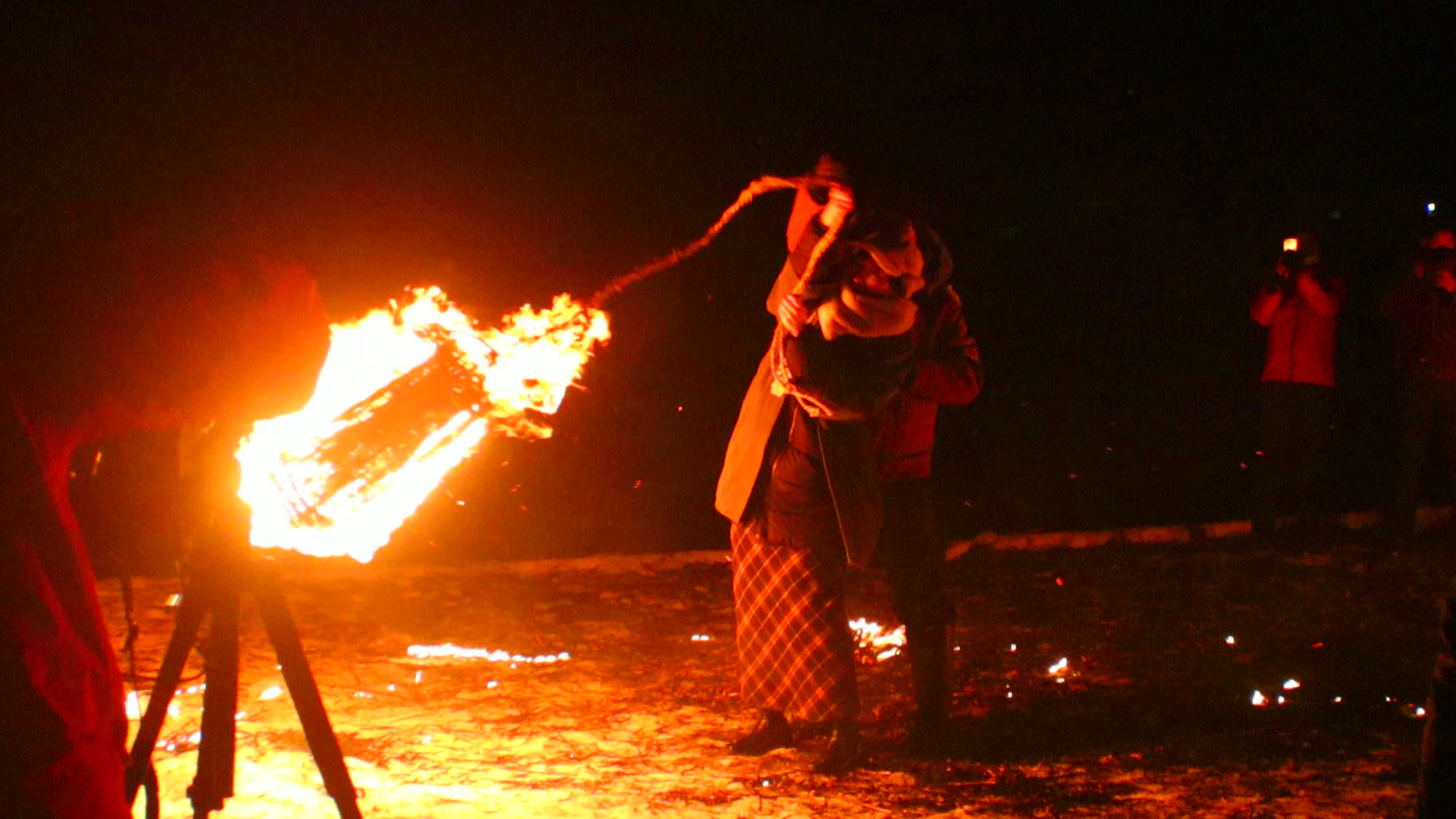 IS THIS SAFE? Japanese Fire Throwing Festival in Kakunodate, Akita ...